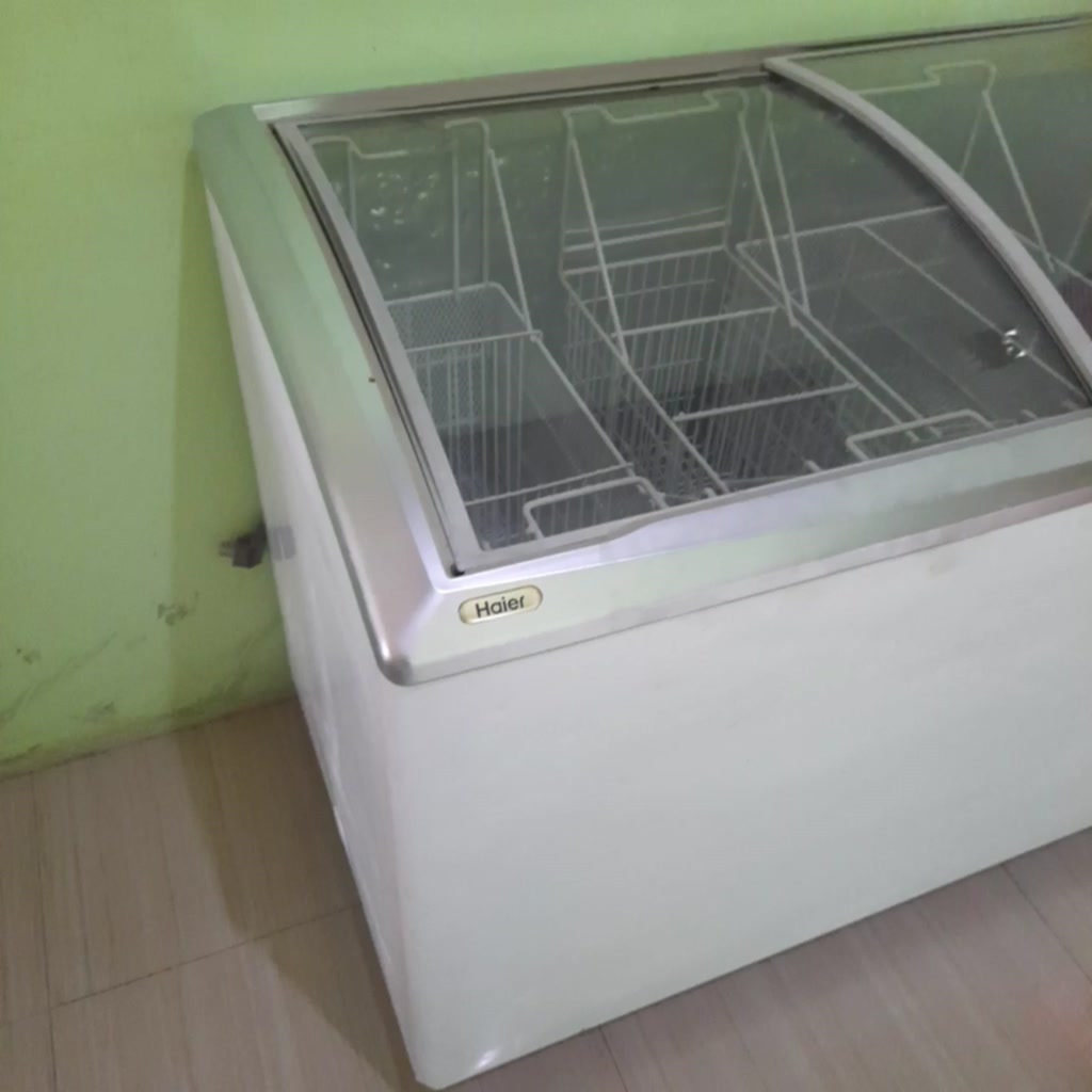 Jual Kulkas Chest Freezer Box 300 Liter Bekas Second Merk Haier Sliding ...