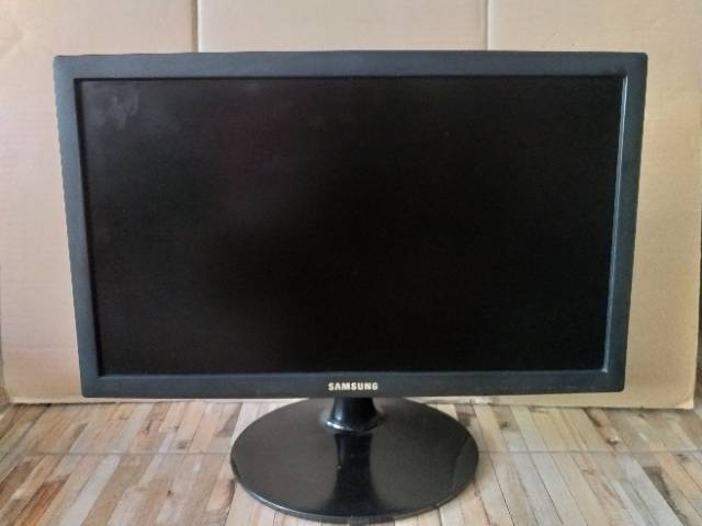 Jual Monitor LED 19 inch samsung cocok untuk sekolah kasir atau monitor ...