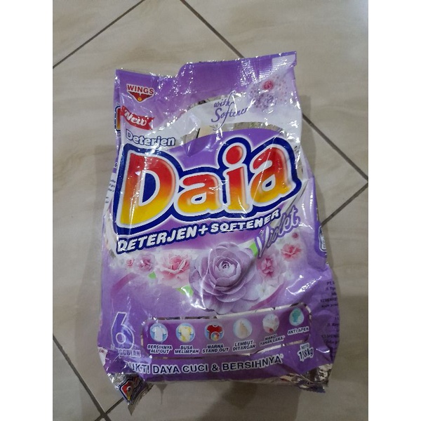 Jual DAIA VIOLET DETERGEN+SOFTENER 1,8KG | Shopee Indonesia