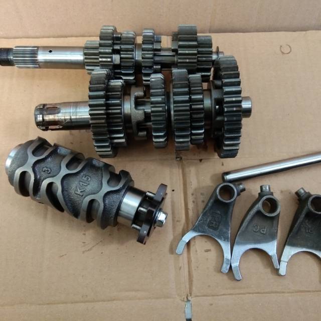 Jual Gigi Rasio Gearbox girbox gigi susun Cb 150 R original | Shopee ...