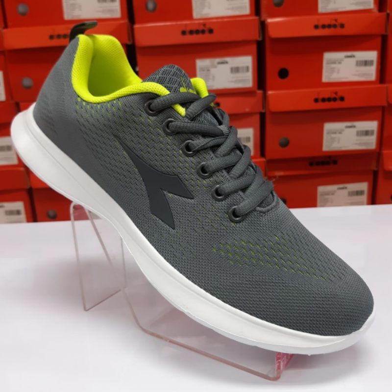 Jual sepatu Diadora | Shopee Indonesia