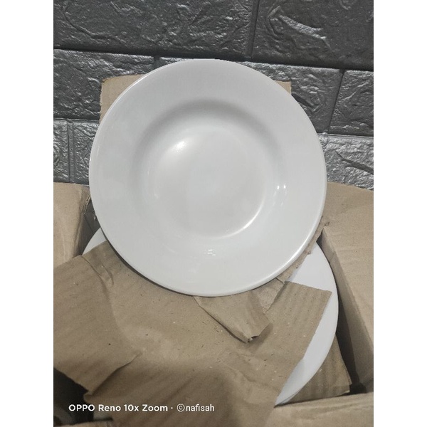 Jual piring keramik putih polos (ukuran standart piring makan) harga ...