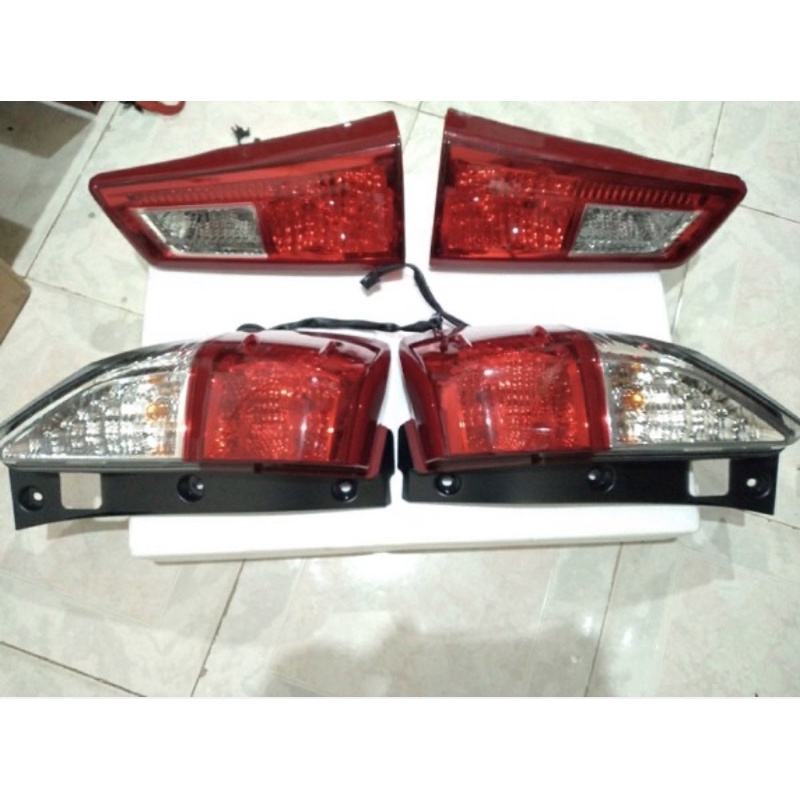 Jual stop lamp innova reborn set lampu rem belakang innova reborn lampu ...