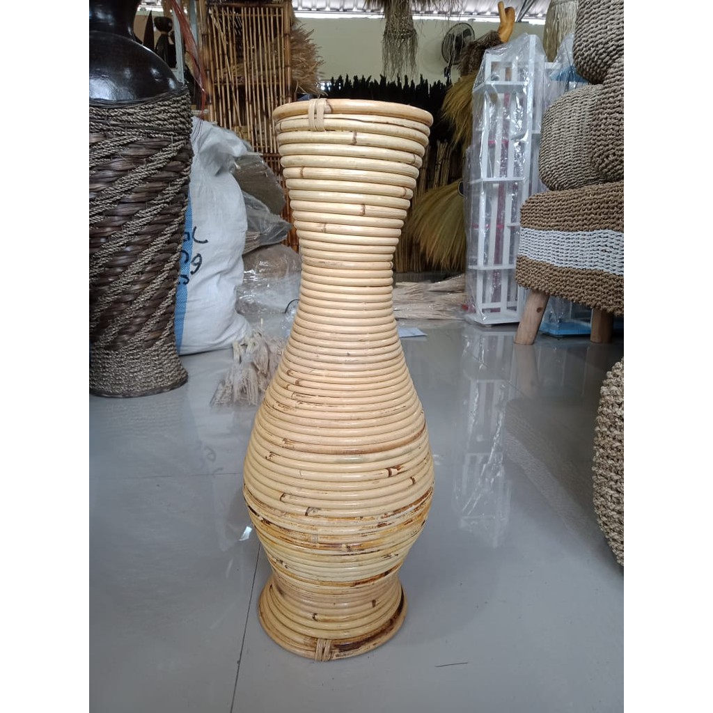 Jual Guci Rotan / Vas Bunga Rotan Sudah di Vernis Ukuran 50cm / Vas ...
