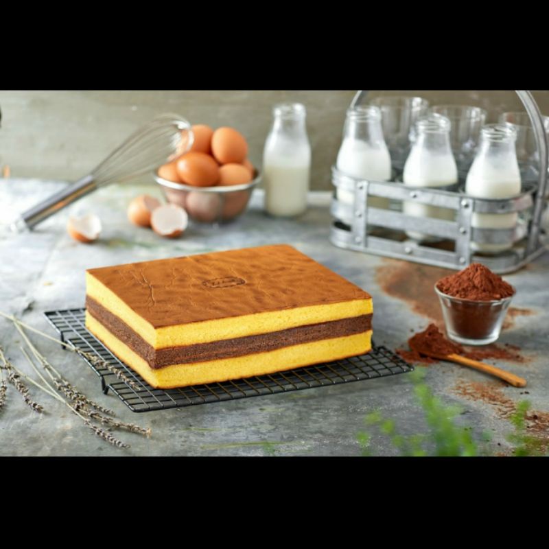 Jual lapis surabaya spikoe spiku original livana kemasan vacuum siap kirim luar kota | Shopee ...