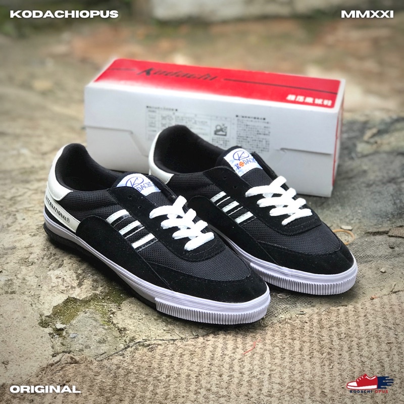 Jual Sepatu Capung Kodachi 8116 Hitam-Putih (Oiginal) | Shopee Indonesia