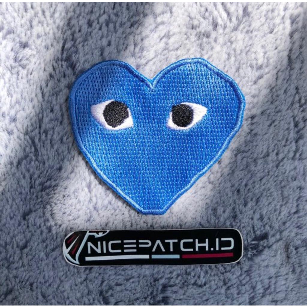 Jual Patch Play CDG comme des garcons sky Blue cek ukuran geser foto ...