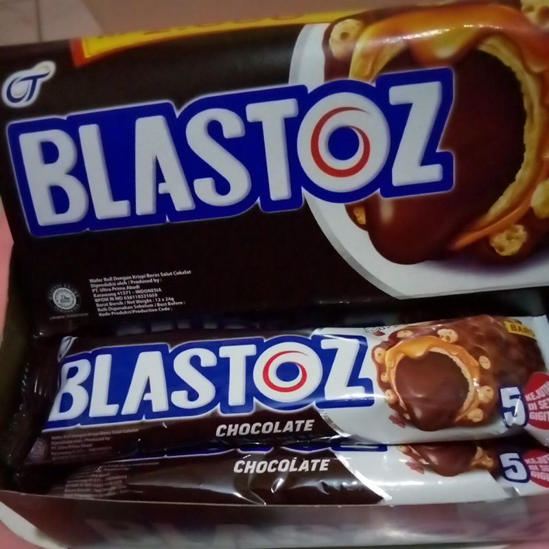 Jual Snack Wafer Biskuit BLASTOZ Chocolate Makanan Ringan pack Box ...