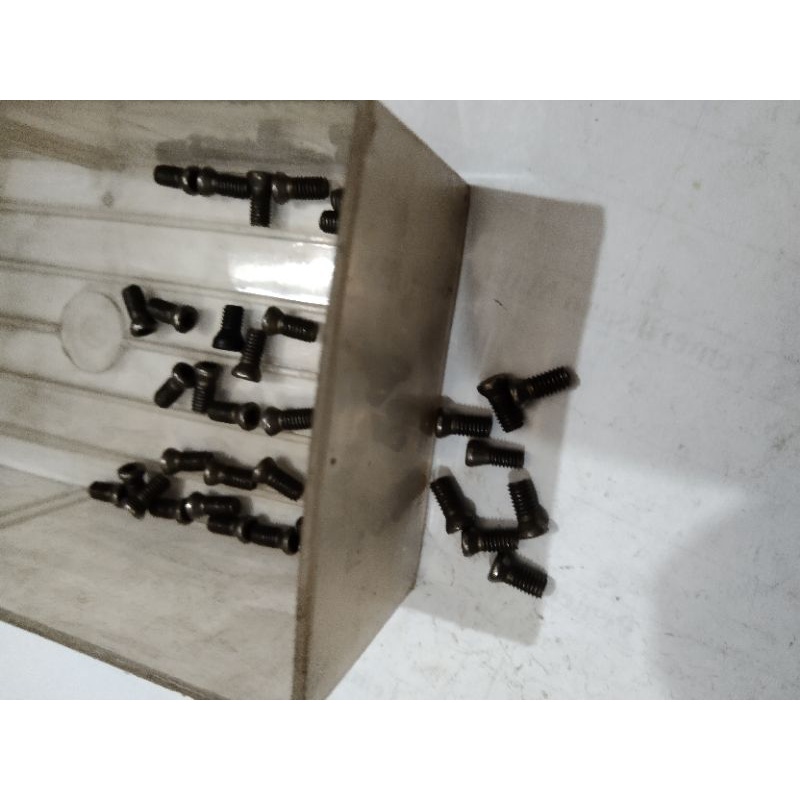 Jual baut insert. baut holder. baut facemill. baut pisau bubut. m3x7mm ...