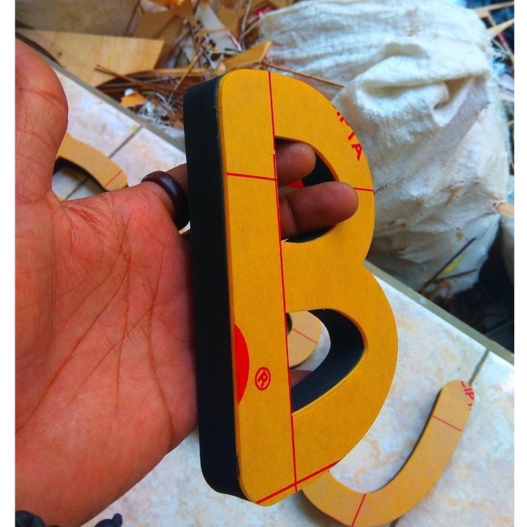 Jual Huruf Timbul Akrilik Berlapis Spon - Tinggi Huruf 5 centimeter ...