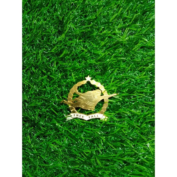 Jual BREVET FREE FALL BRIMOB (bahan kuningan) | Shopee Indonesia