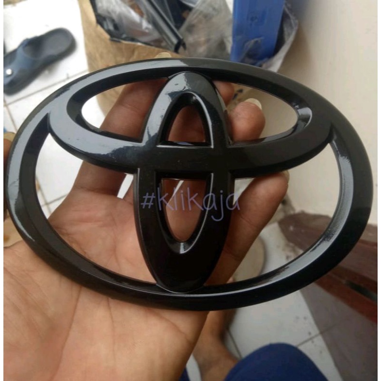 Jual emblem Logo Depan Innova Reborn Original | Shopee Indonesia