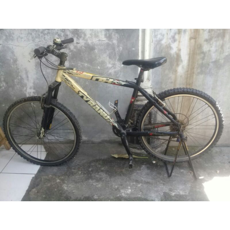 Jual sepeda gunung polygon tyrano DX second | Shopee Indonesia