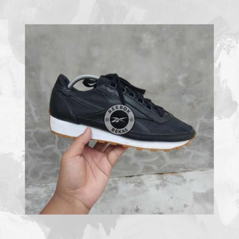 Jual REEBOK AZTEC BLACK ORIGINAL | Shopee Indonesia