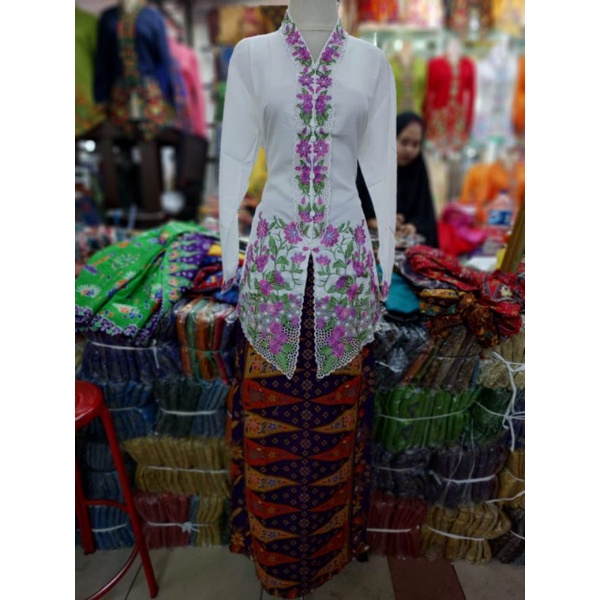 Jual ENCIM/KEBAYA ENCIM/KEBAYA ENCIM MODERN/ENCIM BORDIR/ENCIM BETAWI ...
