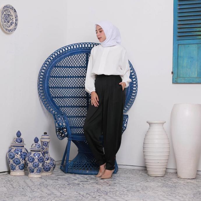 Jual Hijab Ellysha COMBINEZIA EDGY PANTS BLACK | Shopee Indonesia