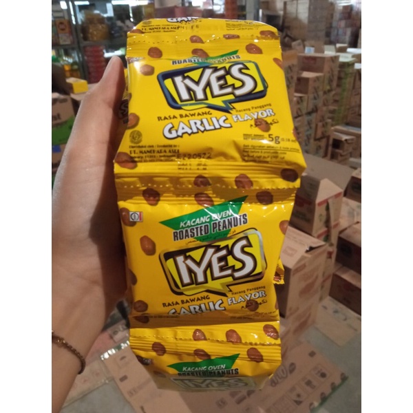 Jual Iyes Kacang Oven Renceng Rasa Garlic 5gr (1 renceng isi 10 pcs ...