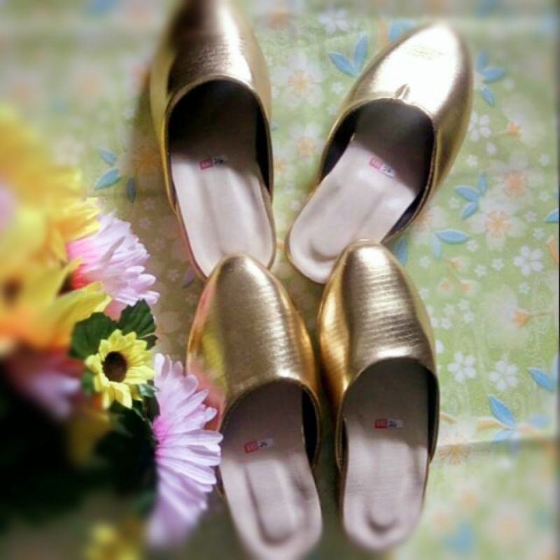 Jual Kostum Adat / Selop / Sendal /Sandal / Kelengkapan Baju Adat ...