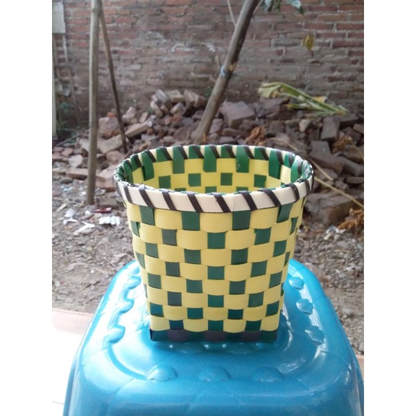 Jual kerajinan pot bunga unik diameter 14 cm warna hijau kuning ...