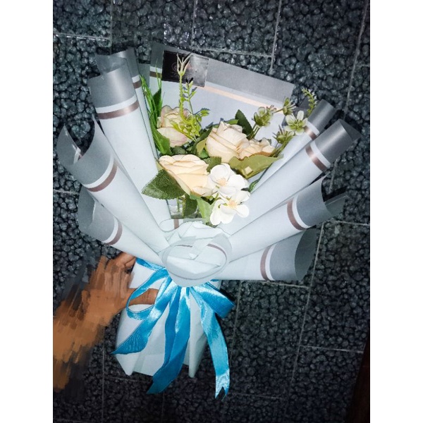 Jual buket bunga (hadiah wisuda) free packing box | Shopee Indonesia