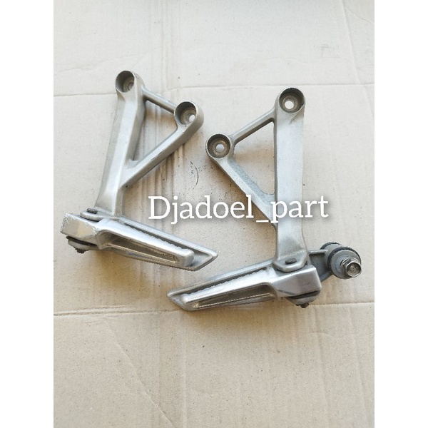 Jual Footstep Foot Step Postep Belakang Kanan Kiri Honda All New CB 150 ...