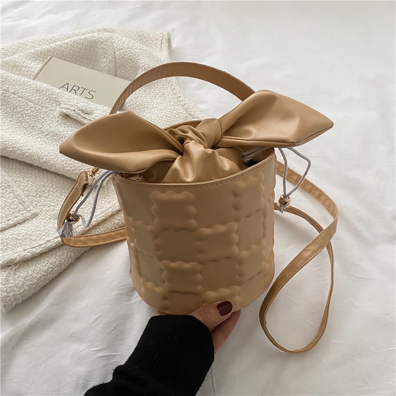 Jual Micha bag Broken white ( defect baca deskripsi) | Shopee Indonesia