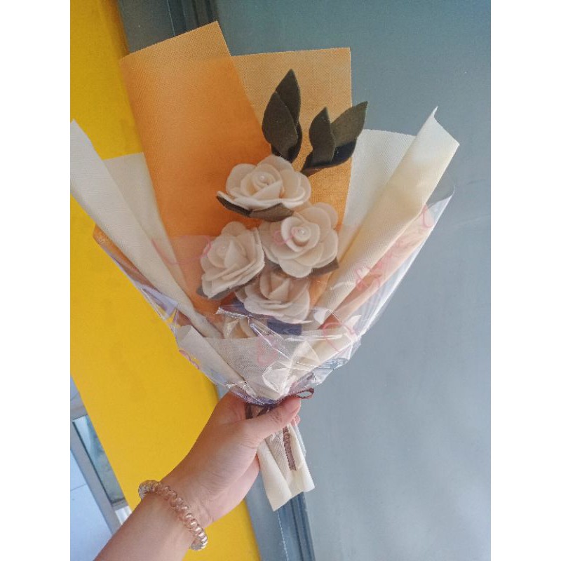 Jual Buket Bunga 4 Tangkai + Daun 2 Tangkai / Buket Wisuda / Buket ...