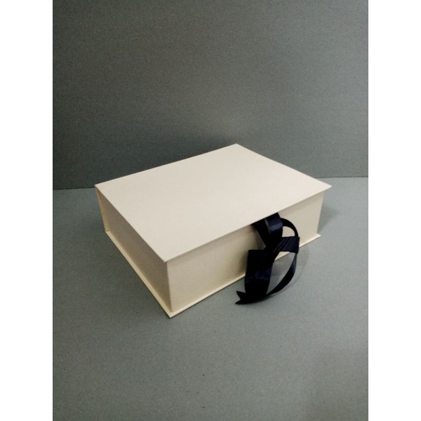 Jual hard box 25x15x8cm | Shopee Indonesia