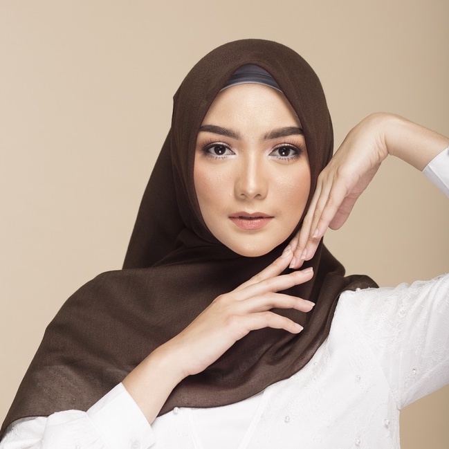 Jual ELZATTA HIJAB KERUDUNG JILBAB SEGI EMPAT SEGIEMPAT POLOS KEISHA ...