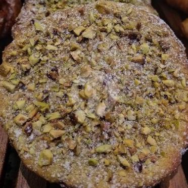 Jual READY JAKARTA 18 JAN 2025 - PISTACHIO ROLL AMBROGIO PATISSERIE ...