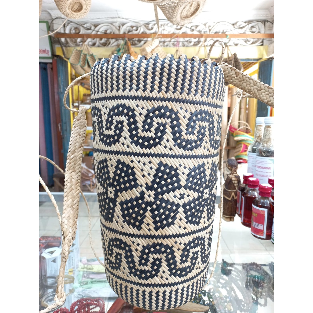 Jual Tas punggung asli kulit rotan khas dayak | Shopee Indonesia