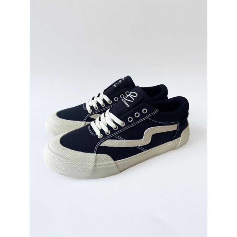 Jual patrobas cloud black white | Shopee Indonesia
