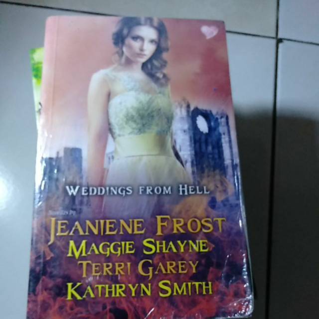 Jual Weddings from Hell by Jeaniene Frost , Maggie Shayne | Shopee Indonesia