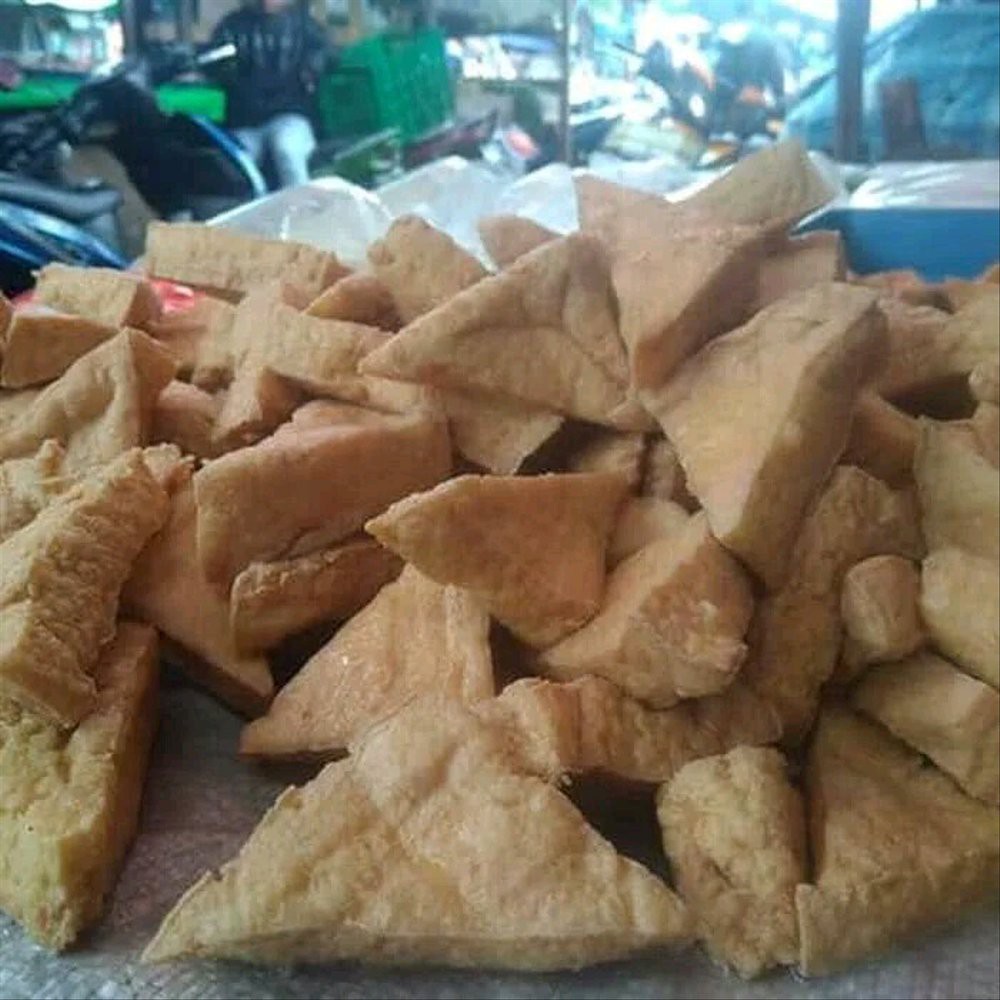 Jual PASAR ONLINE MURAH - TAHU COKLAT SEGITIGA isi 10pcs | Shopee Indonesia