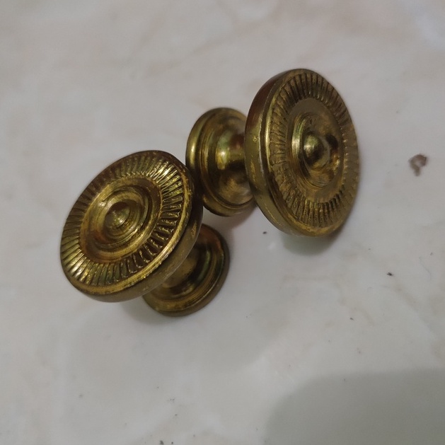 Jual Handle Kancing Bulat Pintu Lemari dan Laci / Pegangan Bulat Pintu ...
