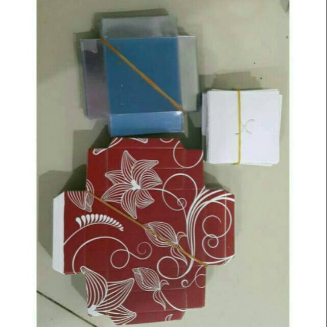 Jual Box mika 5,5x5,5x1,5 box bros mika bros mika souvenir bros ...