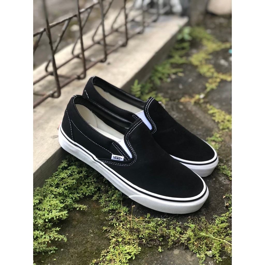 Jual Vans Slip On Classic Black White | Shopee Indonesia
