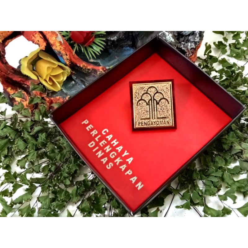 Jual Pin Pengayom Kuningan Kumham | Shopee Indonesia