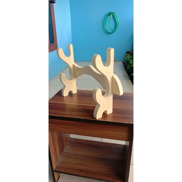 Jual stand dudukan pedang atau samurai 2 tahap | Shopee Indonesia