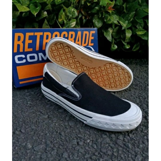 Jual Compass Retrograde Slip On Black White | Shopee Indonesia