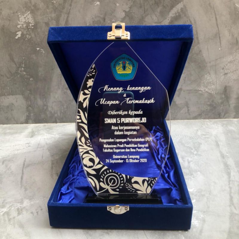Jual PLAKAT AKRILIK CUSTOM, PLAKAT PENGHARGAAN, PLAKAT MURAH, TROPHY ...