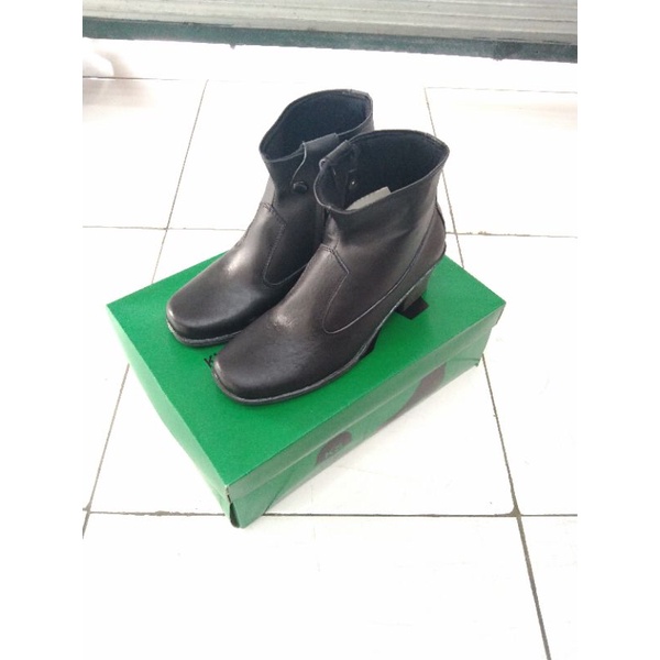Jual sepatu polwan pdl kilap hak 5cm | Shopee Indonesia