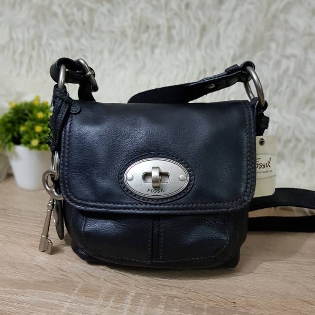 Jual Fossil maddox sling bag black leather | Shopee Indonesia