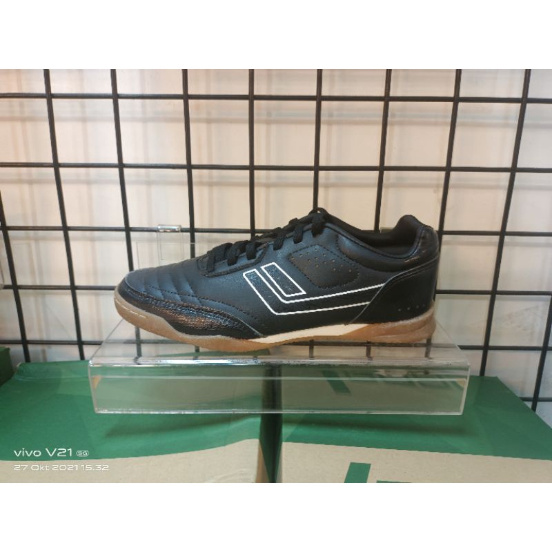 Jual Sepatu League Legas Futsal Anak Hitam Meister Jr La Original Murah ...