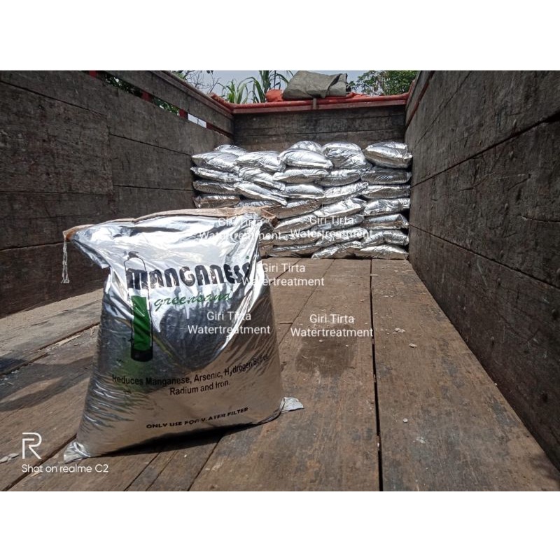 Jual Giri Tirta - Pasir Aktif Manganese Greensand Silver 1 Zak 25 Kg ...