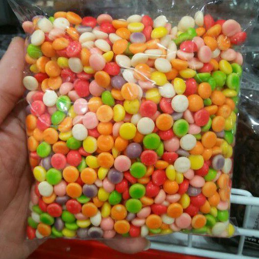 Jual Choco Chip Lagie Warna 1/2 Bulat 250 gr repack/Topping/Taburan ...