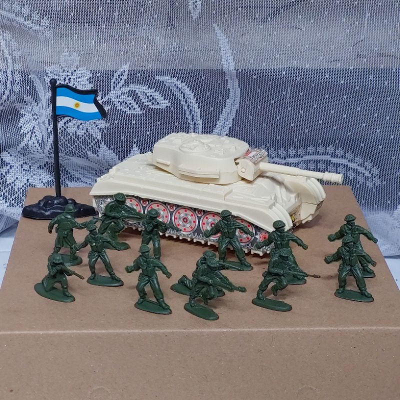 Jual mainan tank tentara army indonesia - 5 tentara + tank | Shopee ...