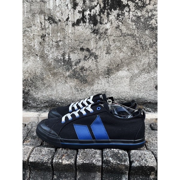 Jual Sepatu Macbeth Eliot Black Cobalt 100% Original Resmi | Shopee ...