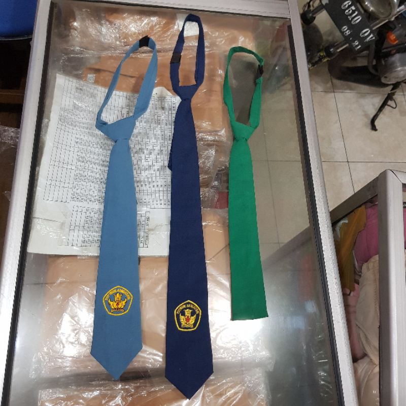 Jual dasi sekolah seragam SD SMP SMA perekat kretekan | Shopee Indonesia