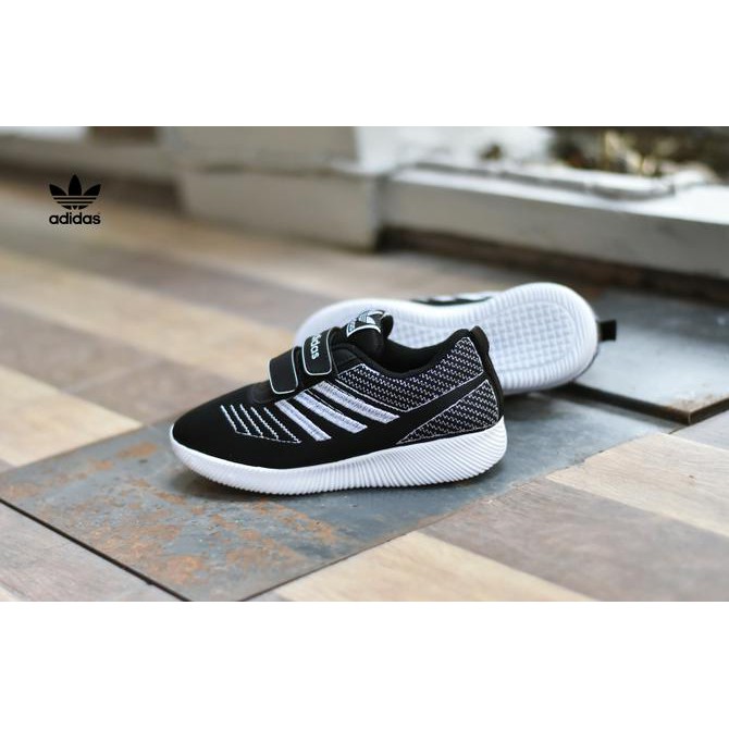 Jual Sepatu Sport Olahraga Anak Adidas Running Kids Hitam Putih ...